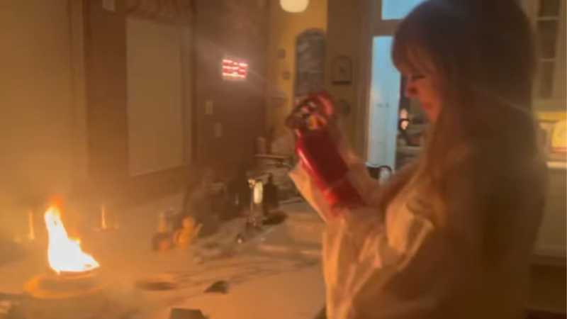 Vídeo mostra Taylor Swift apagando fogo em casa: ‘Vamos morrer’