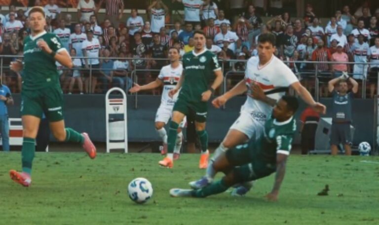 "Arbitragem brasileira é a pior no mundo", diz Michel Bastos